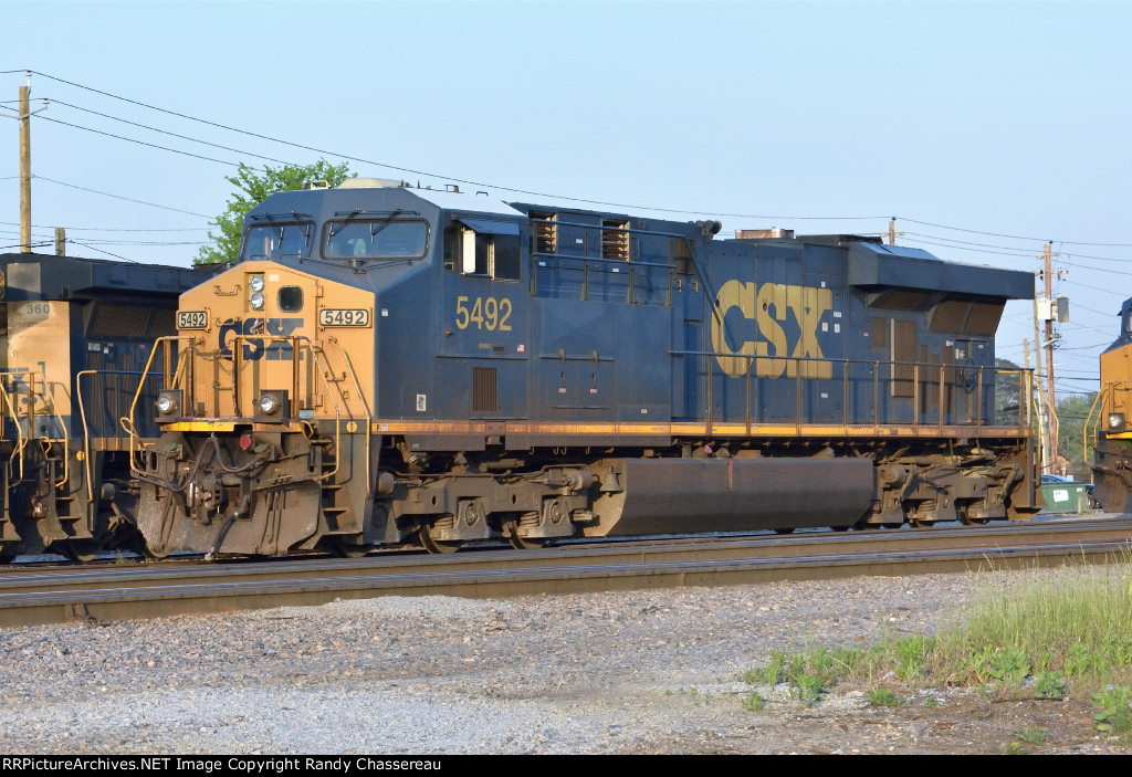 CSXT 5492